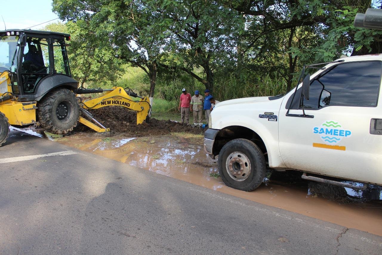 Puerto Tirol: Sameep reparó un caño en la zona del Parque Industrial ...